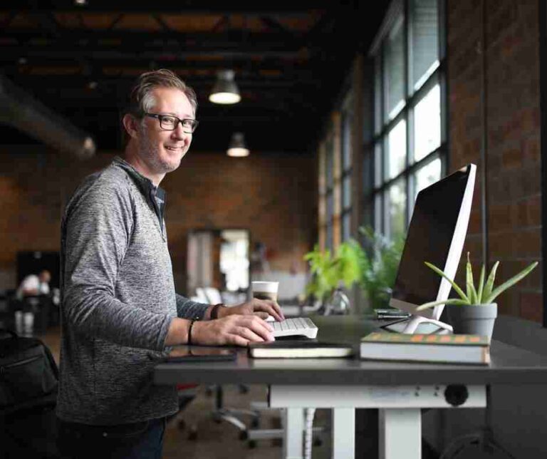 8 Examples of Resilience in Life and Business From Real People